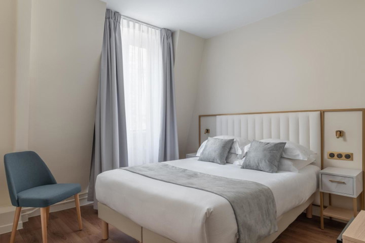 Hôtel Des Deux Avenues - Bois-Colombes