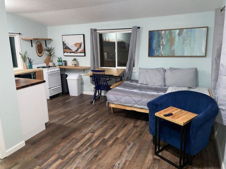 Cozy Little Cabin Slumber Village 3 - Anchorage, AK
