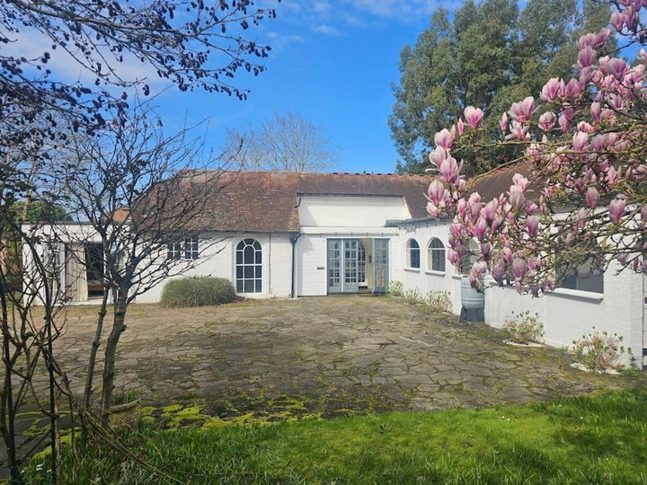 Queen Anne Cottage - Shere