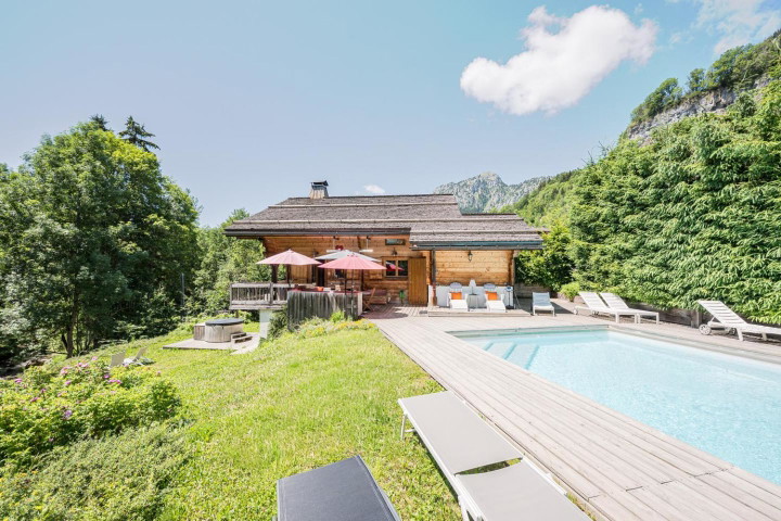 Lodge Le Chevreuil - Piscine Jacuzzi Et Sauna - La Clusaz