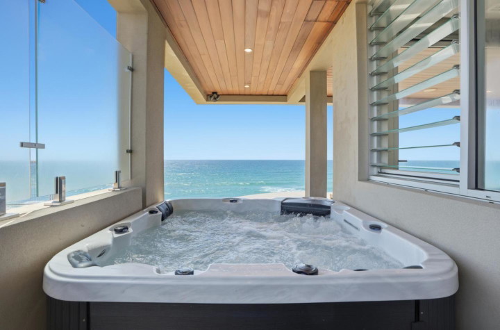 Serene Stay Breathtaking Beachfront With Spa - Terrigal