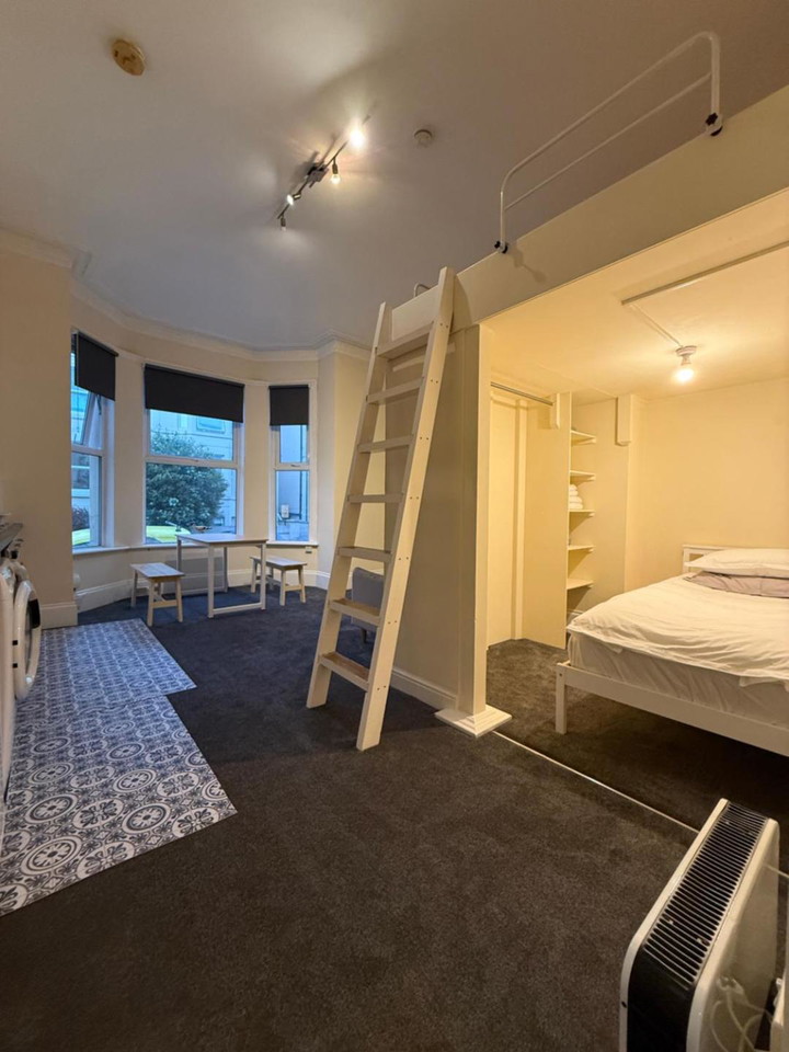 Cosy Studio Flat - Hampshire