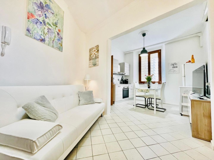 Tiny Apartment 8 - Florencia