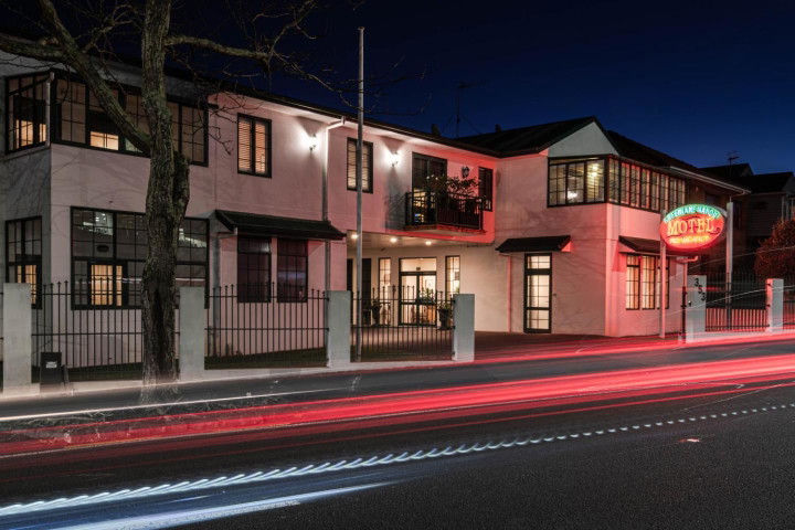 Greenlane Manor Motel - 