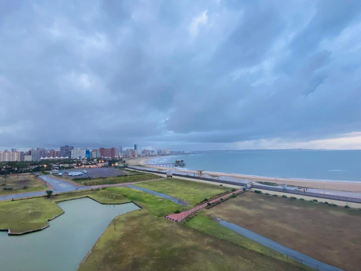 The Waves 905 Quayside Point - Durban