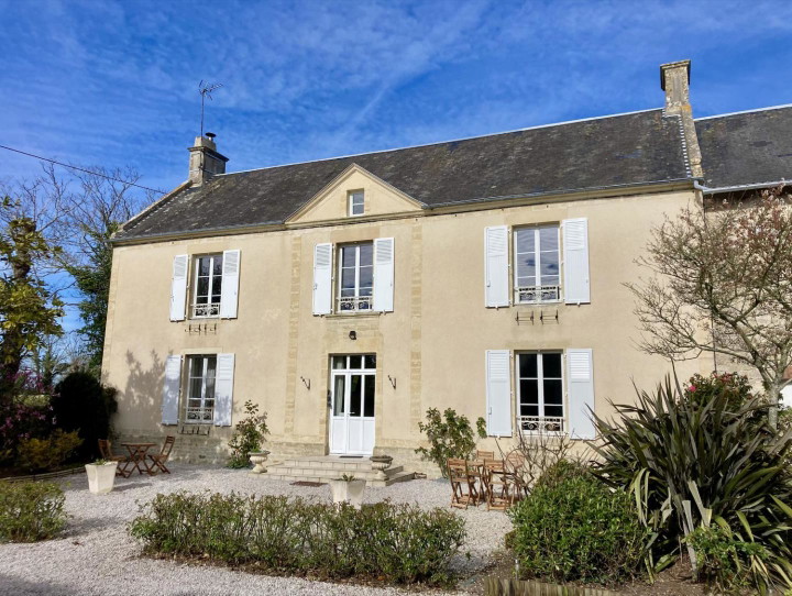 Les Chambres D'omaha Beach Etablissement Avec Deux Chambres D'hôtes, Petit-déjeuner Compris Fait-maison Et Produits Locaux - Normandía