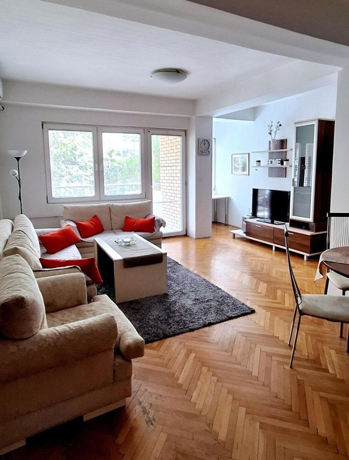 Pineapple Apartment - Skopje