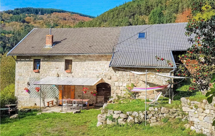 Superbe Maison À Intres Avec Wi-fi - Saint-Agrève