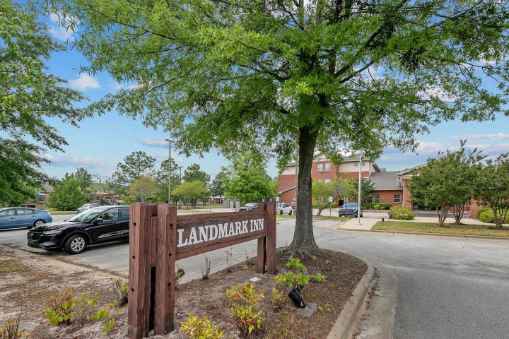 The Landmark Inn - Fayetteville, NC