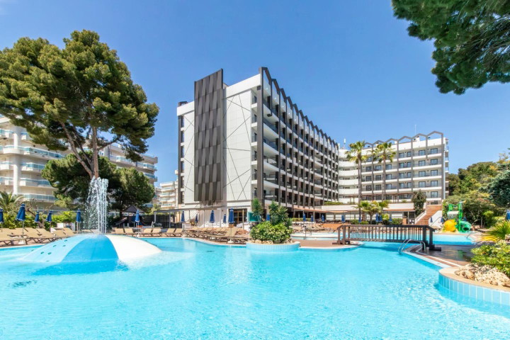 Golden Avenida Family Suites 4 Sup - Reus