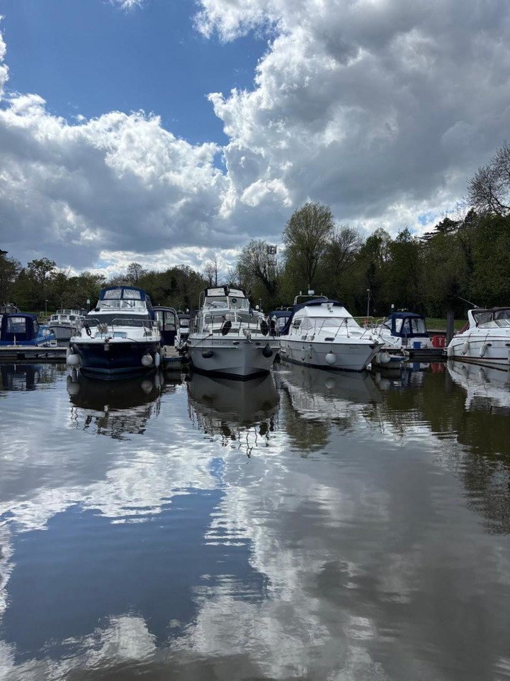 Floating Tranquility - Bracknell