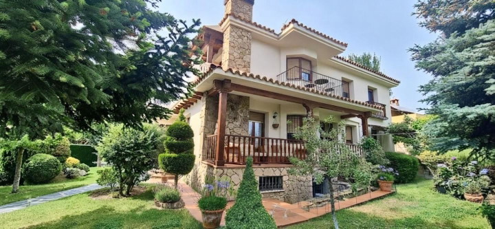 La Casa Del Abeto Azul - Ávila