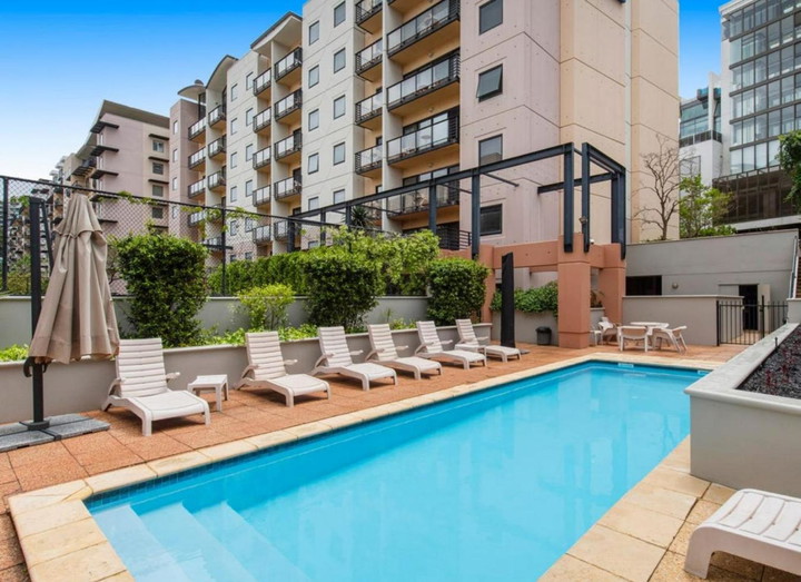Kings Park Oasis With Private Courtyard, Pool, Free Secure Allocated Parking And Gym - Mount Pleasant
