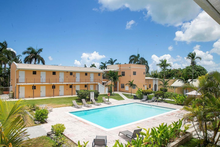 Orange Hill Beach Inn - Nassau