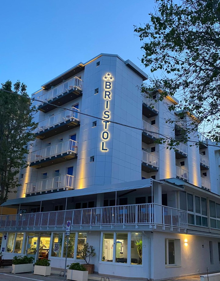 Hotel Bristol - A 30 Mt Dalla Spiaggia - Gradara