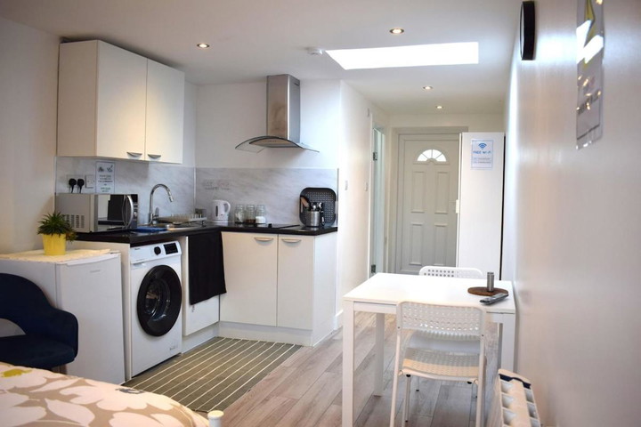 Studio Flat Close To Heathrew Airport - Twickenham