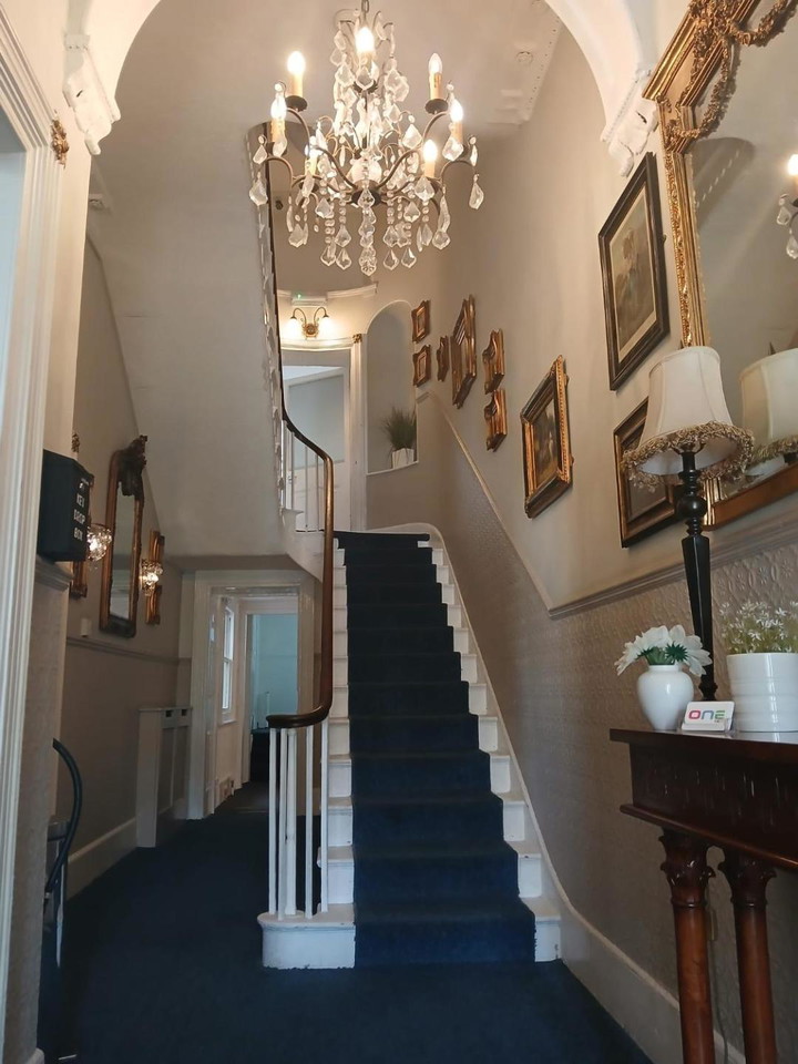 The Queensbury Hotel - Hove