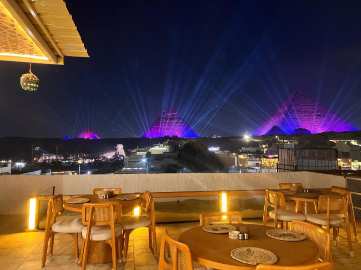 Pyramids Top View Inn - Giza