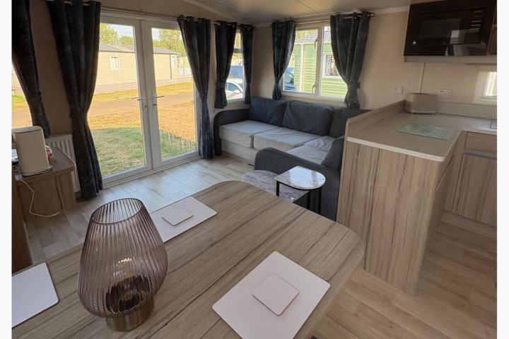 2-bed Caravan Sleeps 6 With Wifi & Parking 2 Cars - Northampton