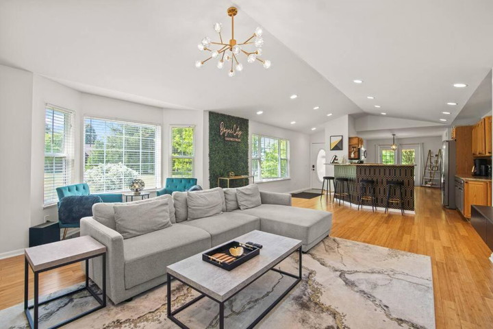 Delight: Bold & Bougie! Sleeps 12! Downtown Boyne - Boyne City, MI