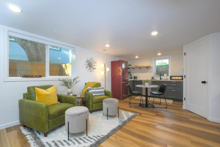 Bright & Modern Basement Apartment Dt N'hood - State of Washington