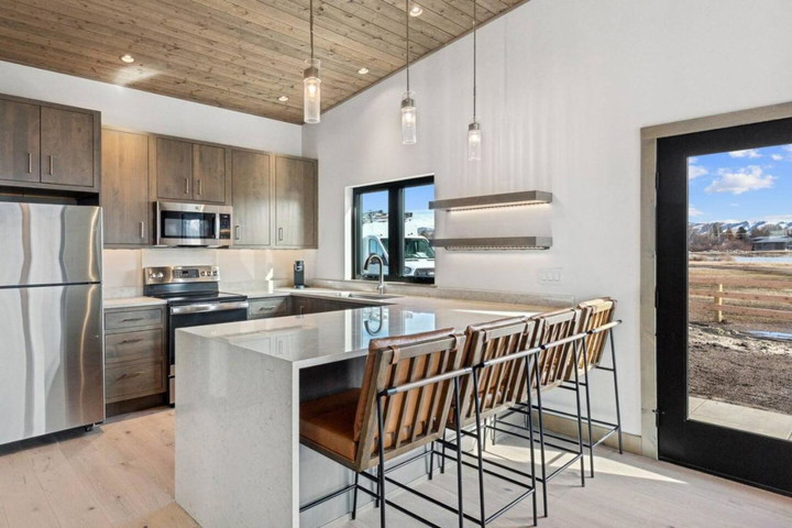 Mara Luxury Cabin: Sage - Hamilton, MT