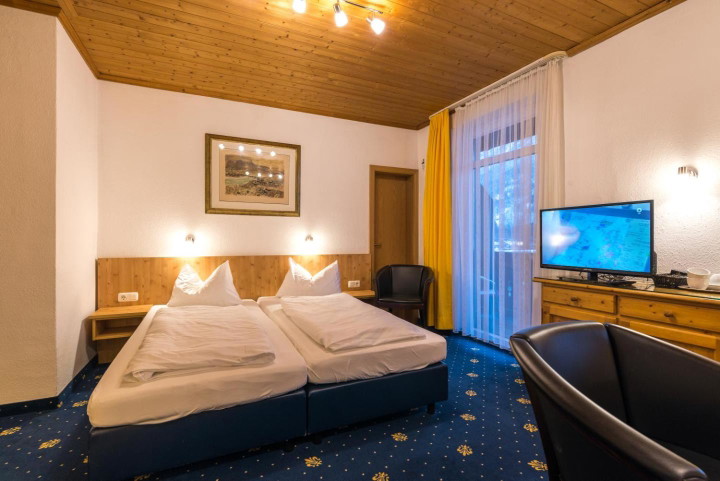 Hotel Garni Almenrausch Und Edelweiss - Zugspitze