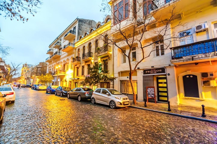 Central Downtown Homestay - Baku, Nizami Street - Baku