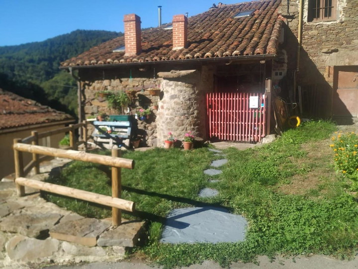 La Casa Roja De Quirós - España