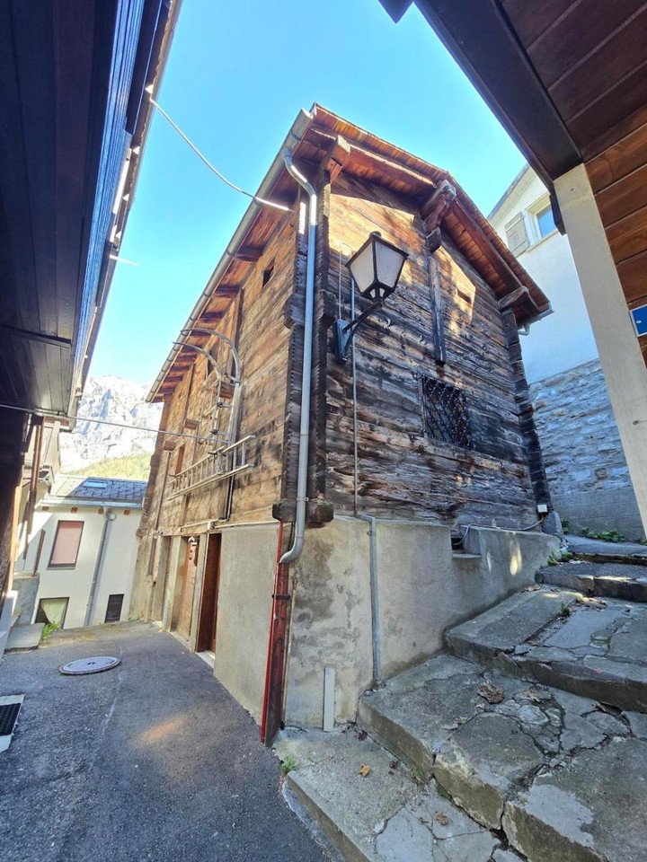 Urchiges Chalet Mitten Im Herzen Von Leukerbad - Adelboden