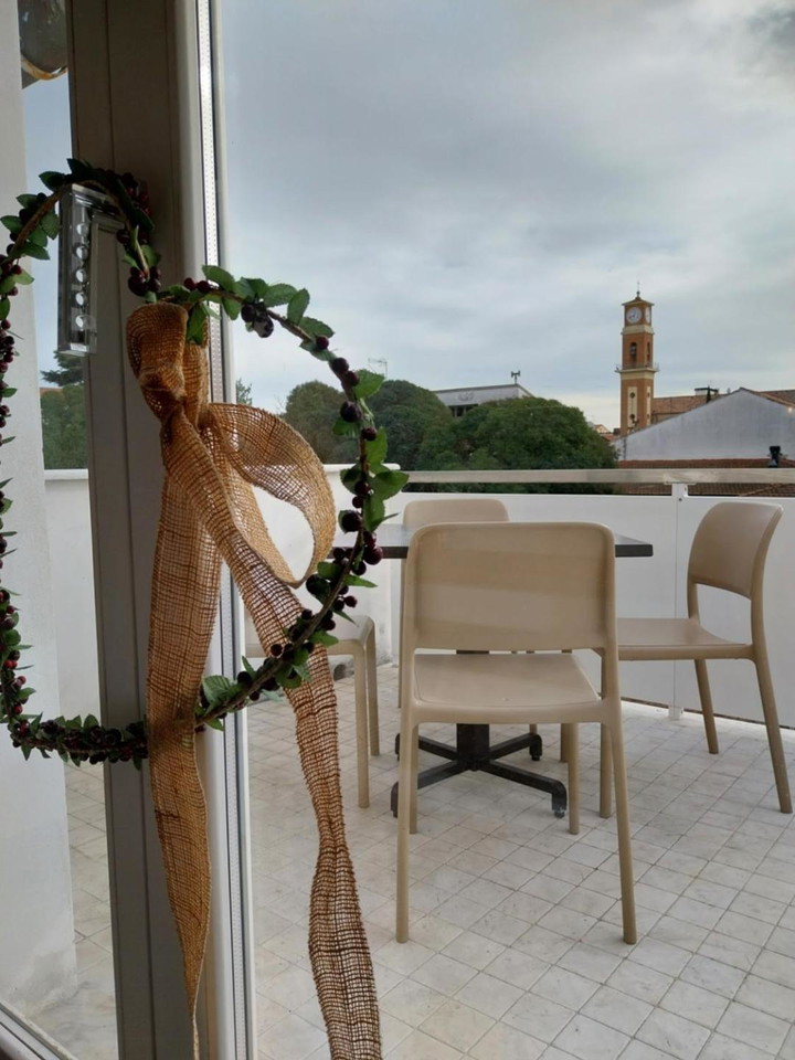 Centralissimo Appartamento Di Charme Con 2 Camere, 2 Bagni, Terrazza, Aria Condizionata - Cecina