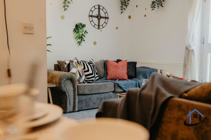 Nightingale House 3 Bed House In Derby - Derby