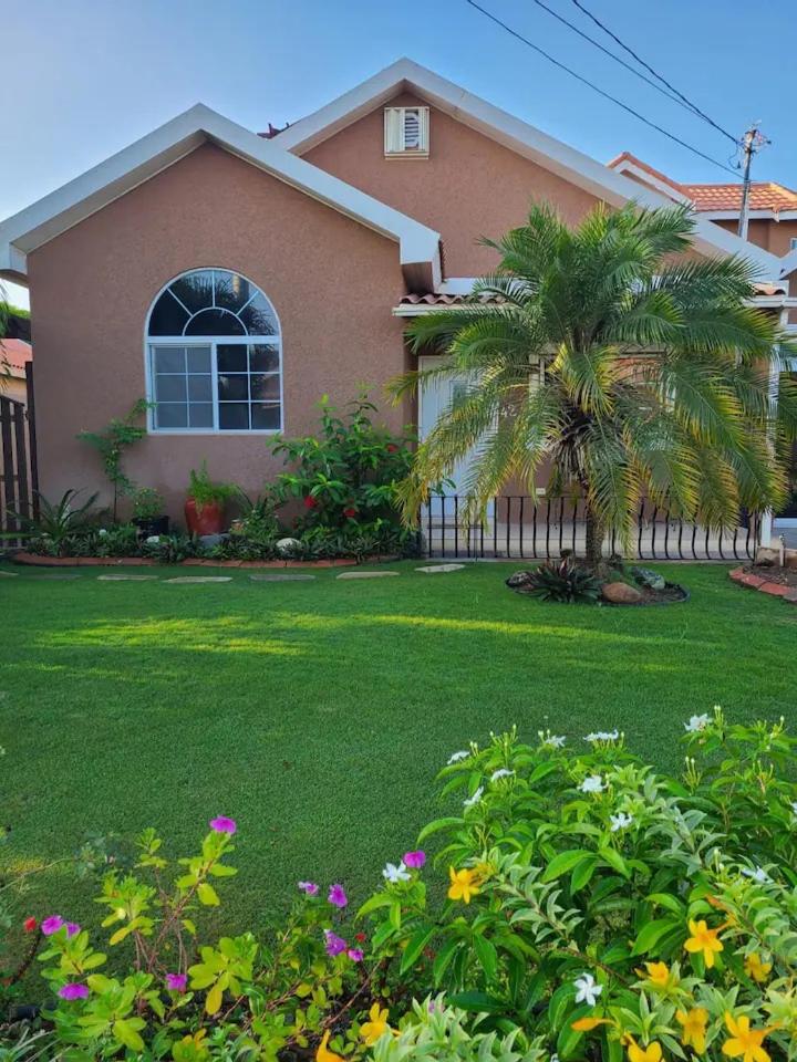 Caribbean Estates, 10 Mins From The Beach, Beautiful Gated Community - Jamaica