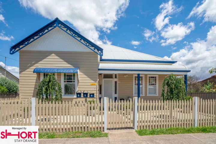 Paddington Villa 3 - Close To Town - Orange