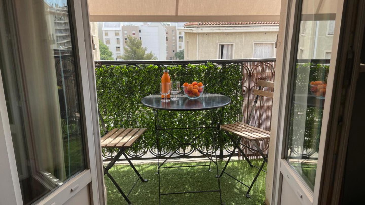 Appartement Mignon Calme Douillet Ascenseur Clim éTage éLevé Proche Parking Et Toutes Commodités Au Coeur Du Toulon Historique - Toulon