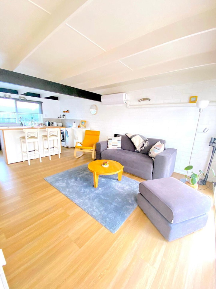 Charming Beach Home - Melbourne