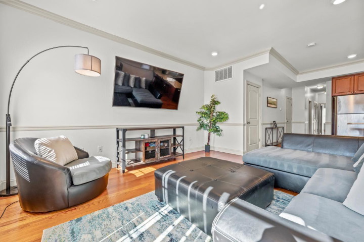 Huge Cozy Jersey City Oasis With Double Balcony - 20 Mins To Nyc - Jersey City, NJ
