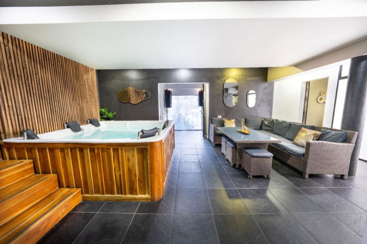 All Inclusive Tour Package With 6 Bedroom With Jacuzzi P6 - Sabaneta