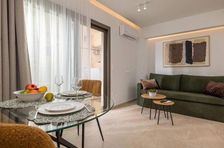 Mira Central Living Suites In Hersonissos - 70m From The Beach - Kreta