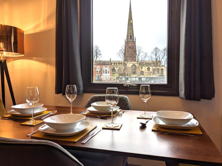 Gorgeous Coventry City Centre Apartment - Free Parking - Coventry