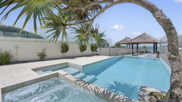 Sapphire Sands - Luxe, Absolute Beachfront, Pool, Spa, Sauna - Coffs Harbour