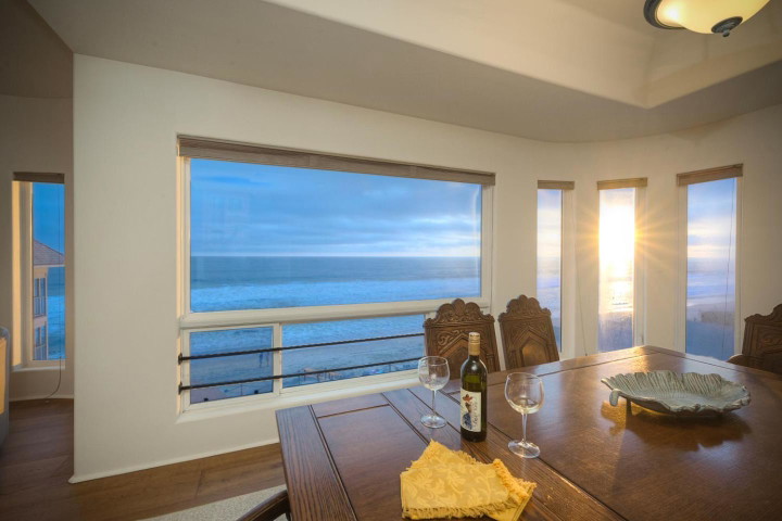 Direct Beach Access, Views, Carlsbad 2br Upper Unit - Carlsbad, CA