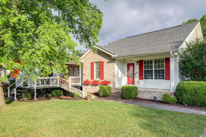 Cozy Home Near Pigeon Forge Attractions - Pigeon Forge, TN