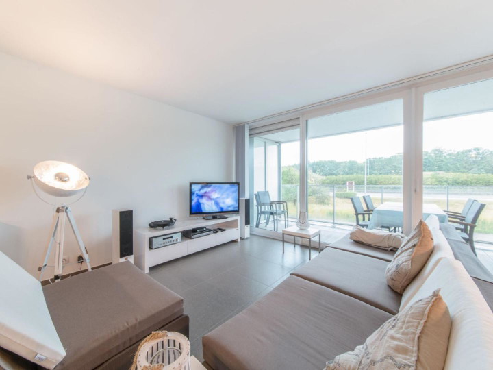 Apartment Costae With Balcony By Interhome - Bredene