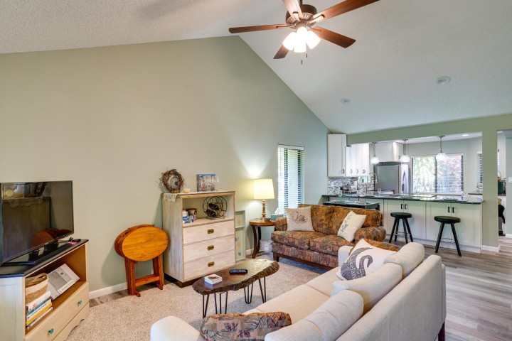 Pet-friendly Lakeland Condo W/ Screened Porch! - Plant City, FL