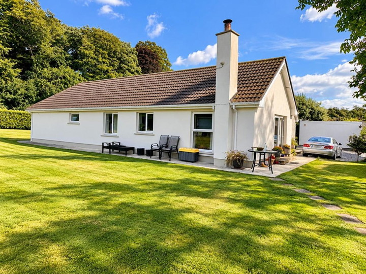 Peaceful 2br Cottage Garden & Free Parking - Trim
