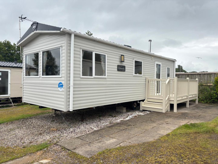 Caravan Sleeps 5 - Decking Parking Pet Friendly - Lytham St Annes