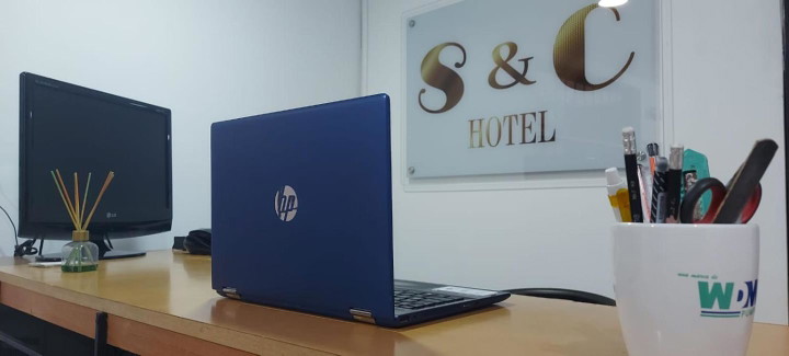 Hotel S & C - Iza