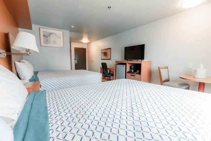 Bay City Inn - 