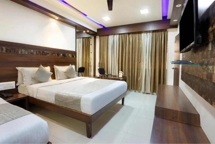 Mannars Deluxe Lodge - Karnataka